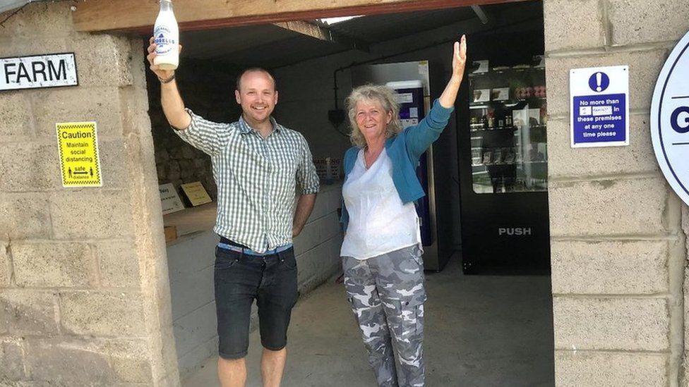 Bristol charity City to Sea launches World Refill Day - BBC News