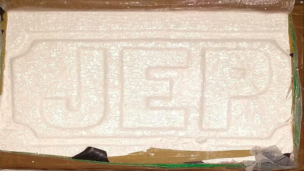 Cocaine gang who hid behind fake company jailed - BBC News