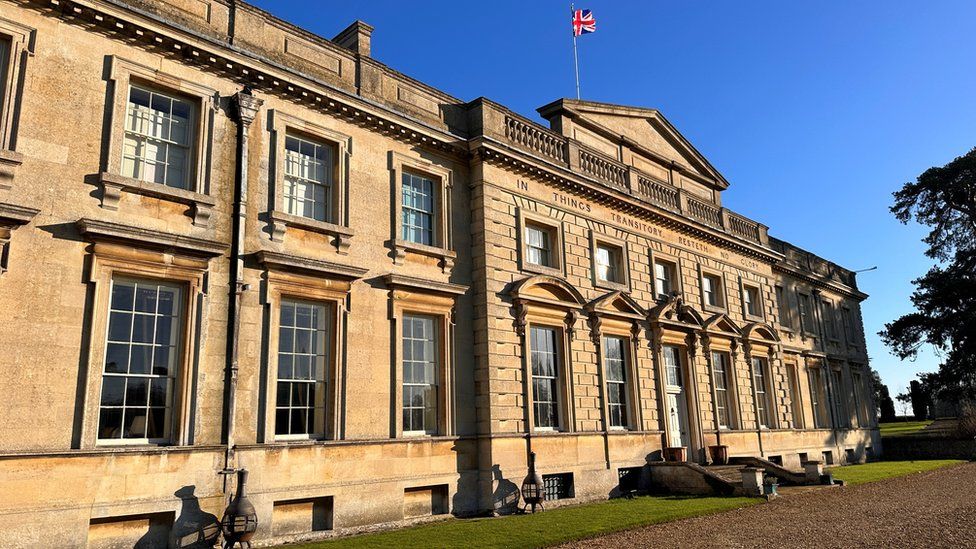 Lamport Hall doubles as Clarence House in The Crown - BBC News