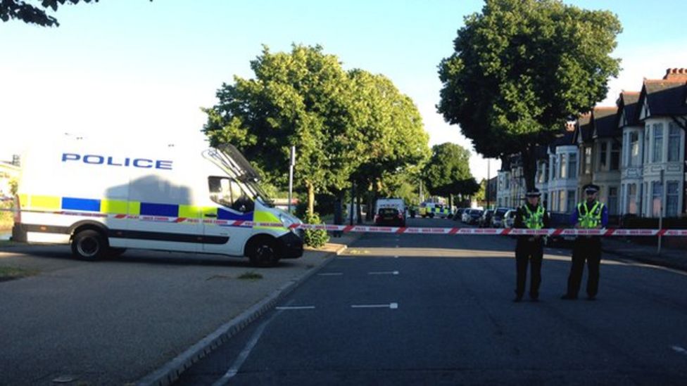 Police probe after baby's body found in River Taff, Cardiff - BBC News