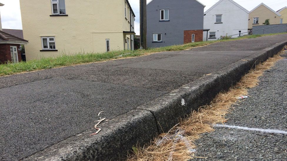 Merthyr Tydfil boy, 12, seriously injured after car hits group - BBC News