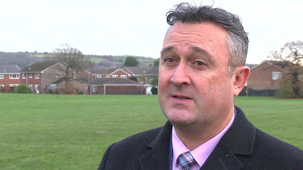 Argyfwng digartrefedd yn wynebu 'storm berffaith' - BBC Cymru Fyw