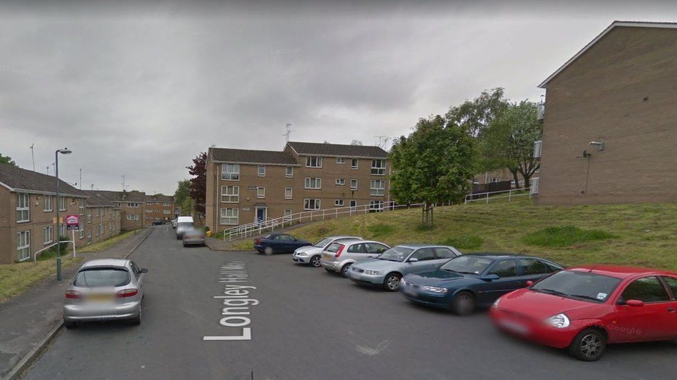 Murder arrests after Sheffield street fight - BBC News