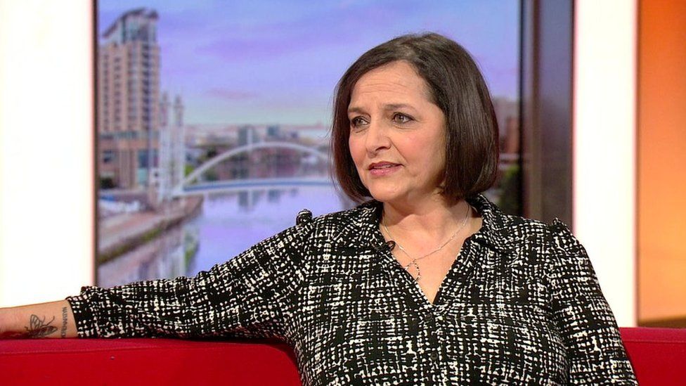 Manchester Arena attack: More than 16,000 trained in first aid - BBC News