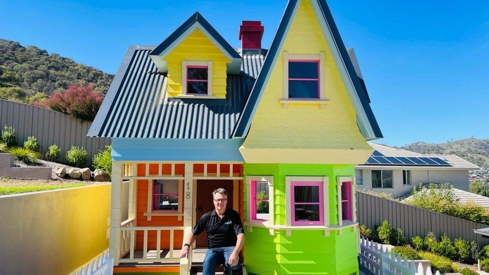 Dad builds son house from UP in his back garden - BBC Newsround