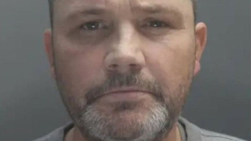 Man who robbed two fast food restaurants in an hour is jailed - BBC News