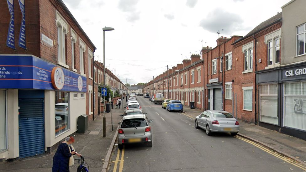 Arson probe after two escape Leicester house fire - BBC News