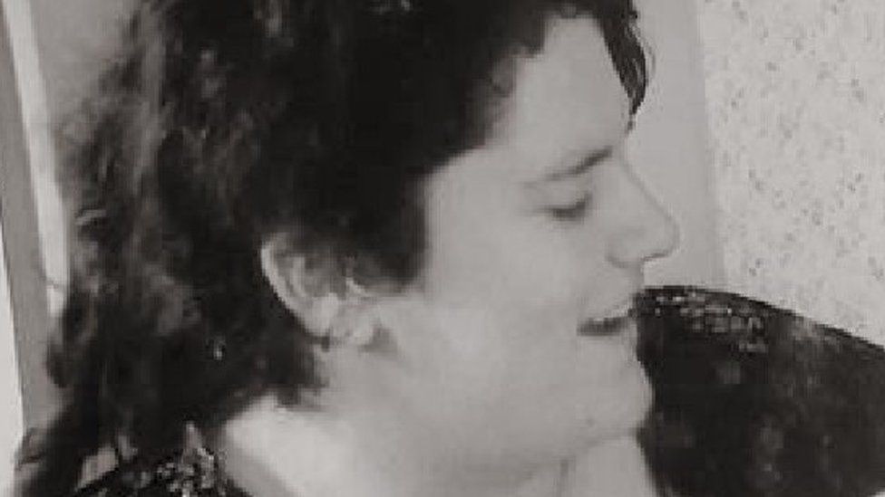 Katie Clack death: Swine flu jab 'gave nurse sleep disorder' - BBC News