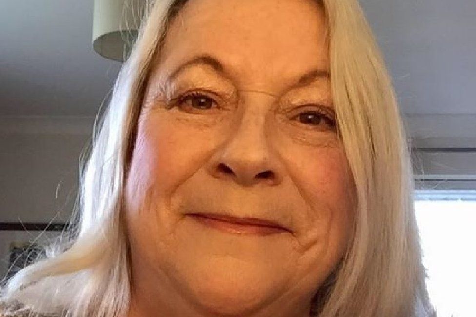 Laura Simmonds's Instagram, Twitter & Facebook on IDCrawl