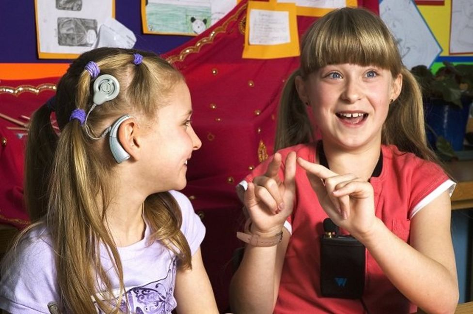 Deaf Awareness Week: How to be an ally - BBC Newsround