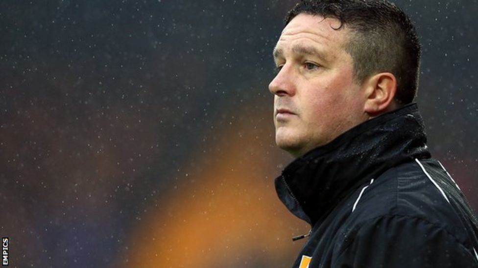 Torquay United boss Paul Cox ready to axe players - BBC Sport