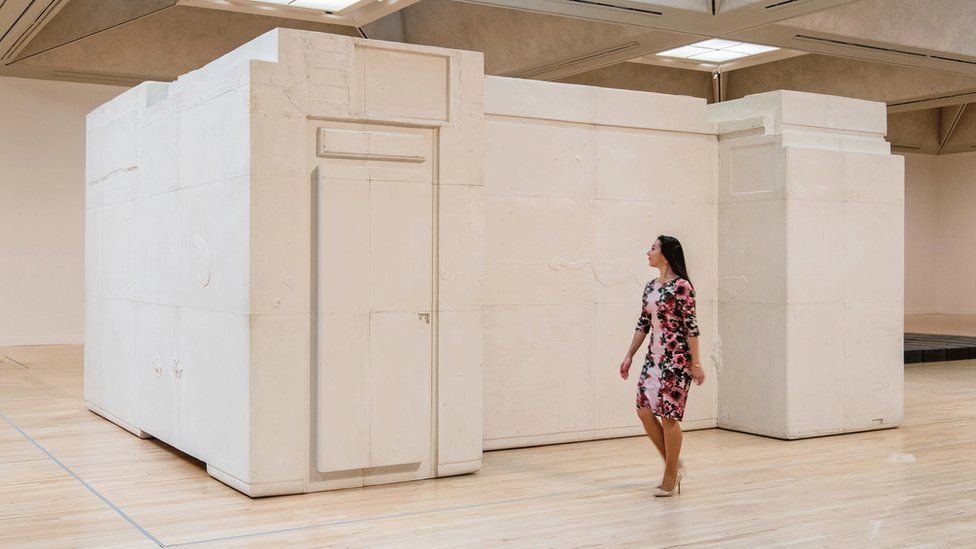 Turner winner Rachel Whiteread has a pop at 'plop art' - BBC News