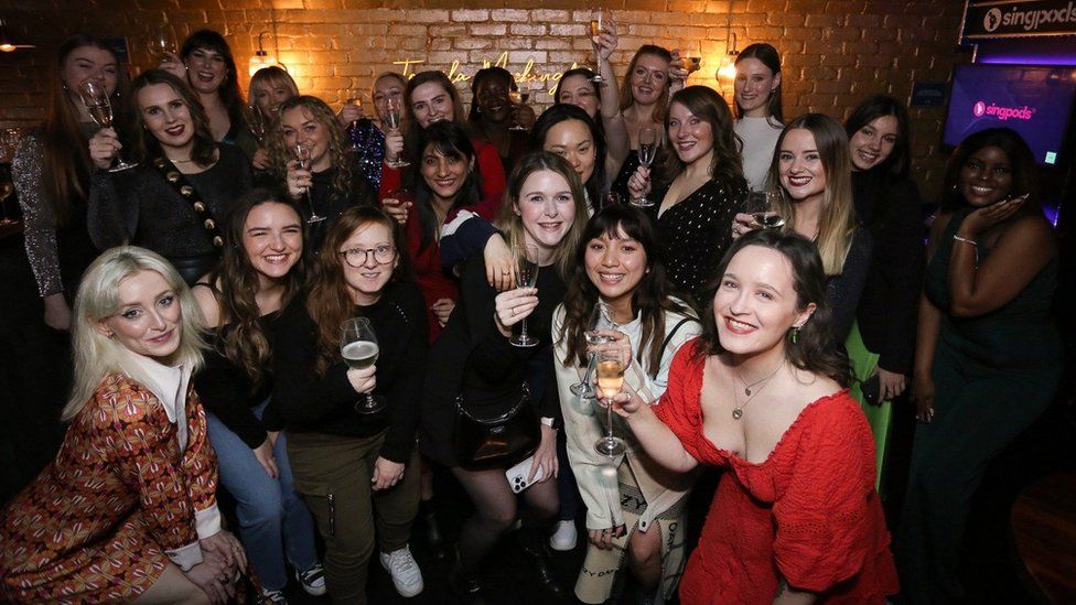 The Lonely Girls Club: 'I only saw people on a screen' - BBC News
