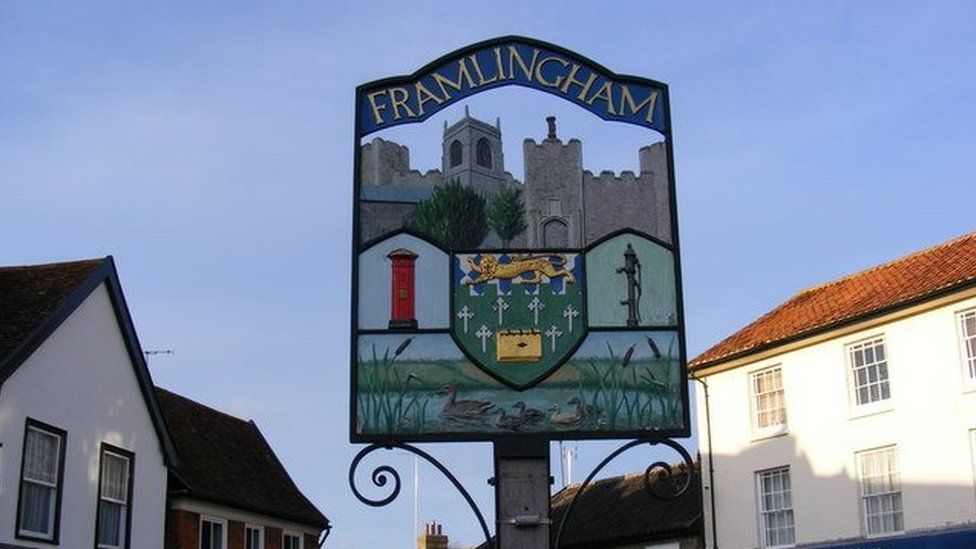 Barclays Bank misspells Framlingham on new sign - BBC News