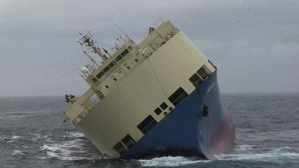 Modern Express ship 'successfully towed from French coast' - BBC News