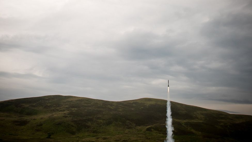 University rocket launch success from Ayrshire moor - BBC News