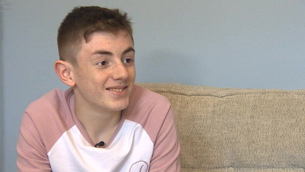 ADHD: Excluded pupils 'should be screened automatically' - BBC News