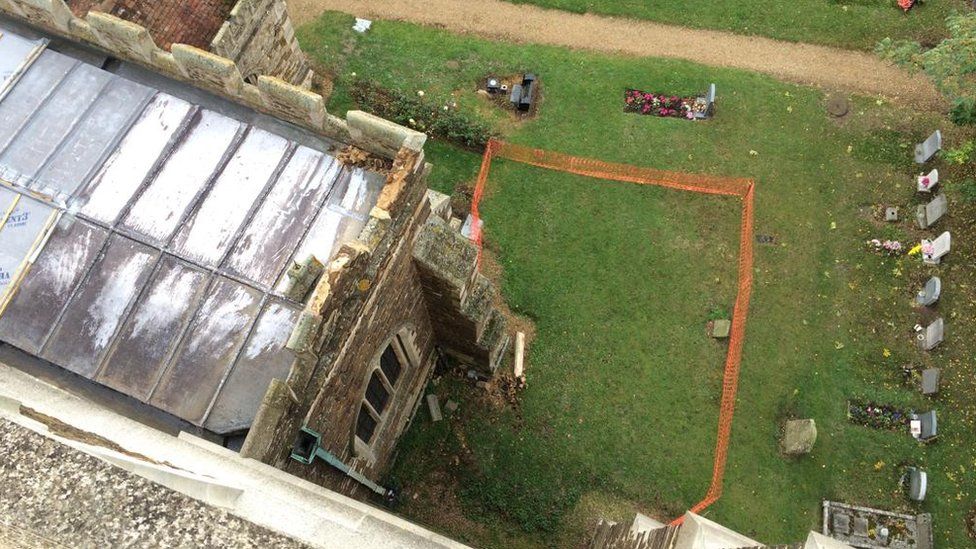 Stolen church roof '£400k to replace' - BBC News