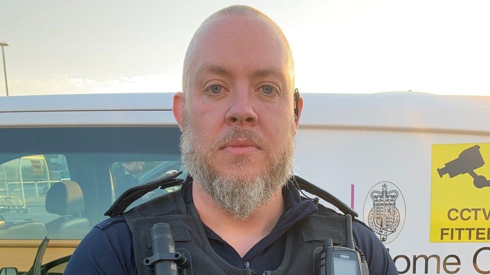 Birmingham raids in crackdown on illegal workers - BBC News