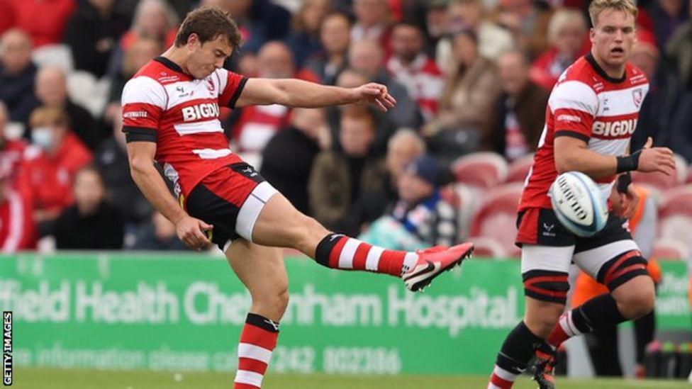 Lloyd Evans: Gloucester fly-half agrees new contract - BBC Sport