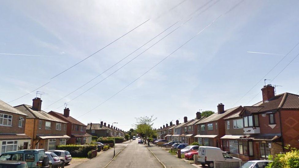 Rugby stabbing: Man critically injured in attack - BBC News