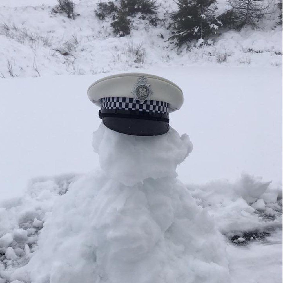 Isle of Man's Mountain Road reopens after heavy snowfall - BBC News