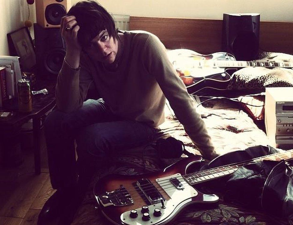 'I want my homeless brother to be forced to get help' - BBC News