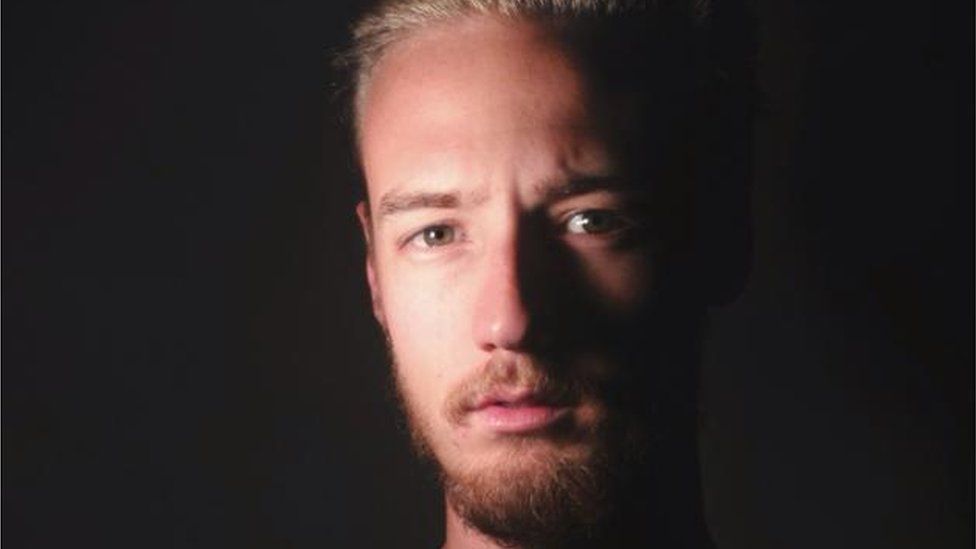 Kenya helicopter crash: Americans and VIP pilot dead - BBC News