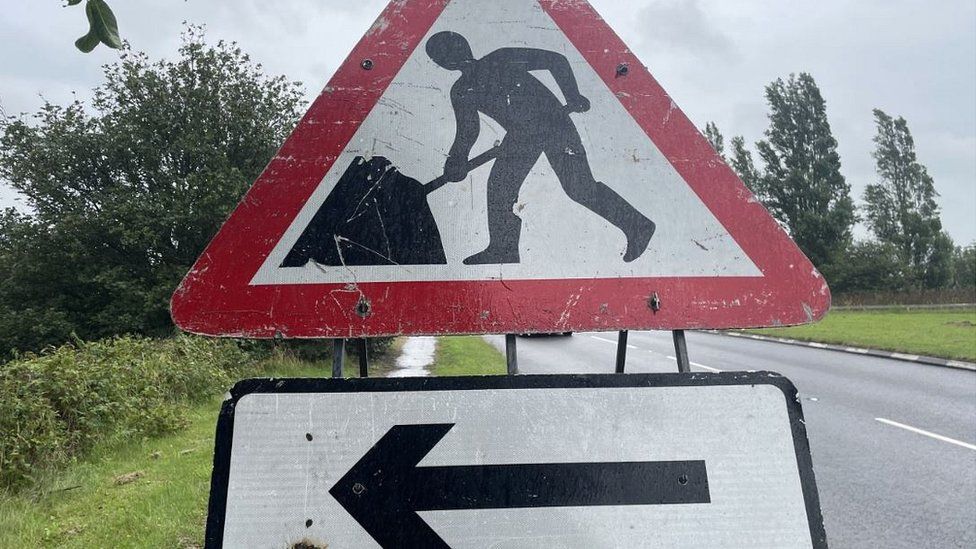 Lincolnshire village street set for £465k of roadworks - BBC News