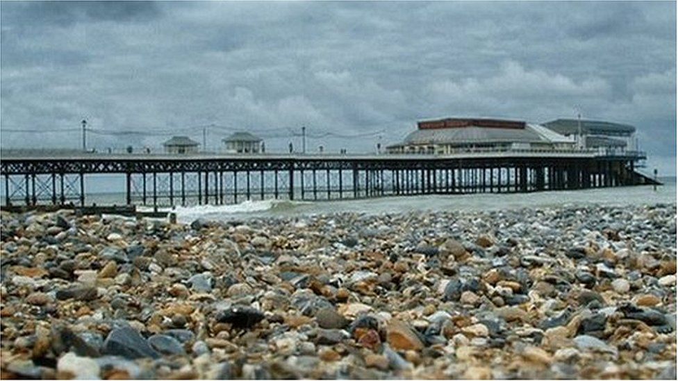 Lifeboat rescues Cromer Pier fall pair from sea - BBC News