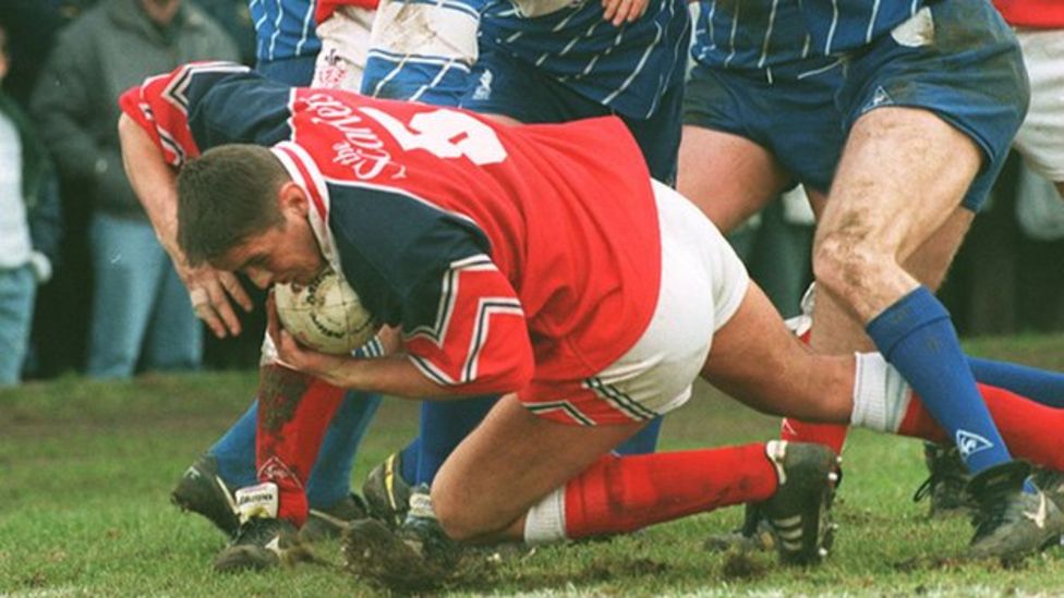 Paul Jones: Former Wales B and Llanelli lock dies aged 49 - BBC Sport