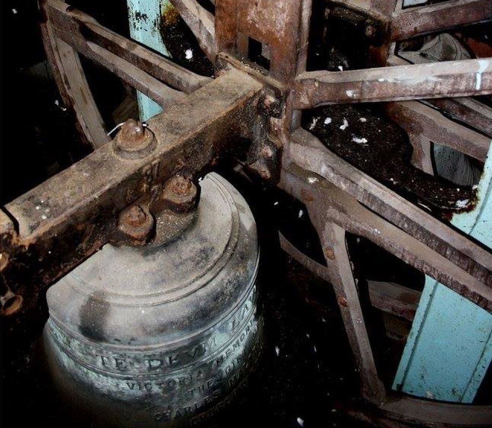 Derbyshire church bells restored to glory - BBC News