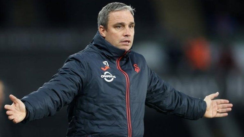 Michael Duff: Diswyddo prif hyfforddwr Clwb Pêl-droed Abertawe - BBC ...