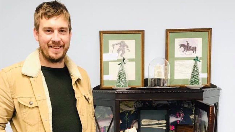 Carwyn Jones: O'r Dyn Gwyllt i artist y dannedd morfil - BBC Cymru Fyw