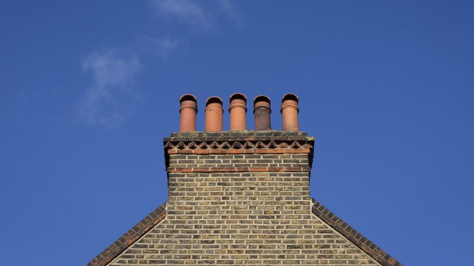 Climate change: Ban gas grid for new homes 'in six years' - BBC News