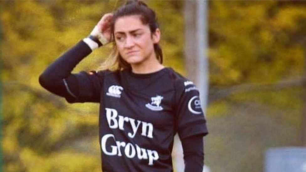 Brooke Morris: Rugby player's family 'shattered' by her death - BBC News