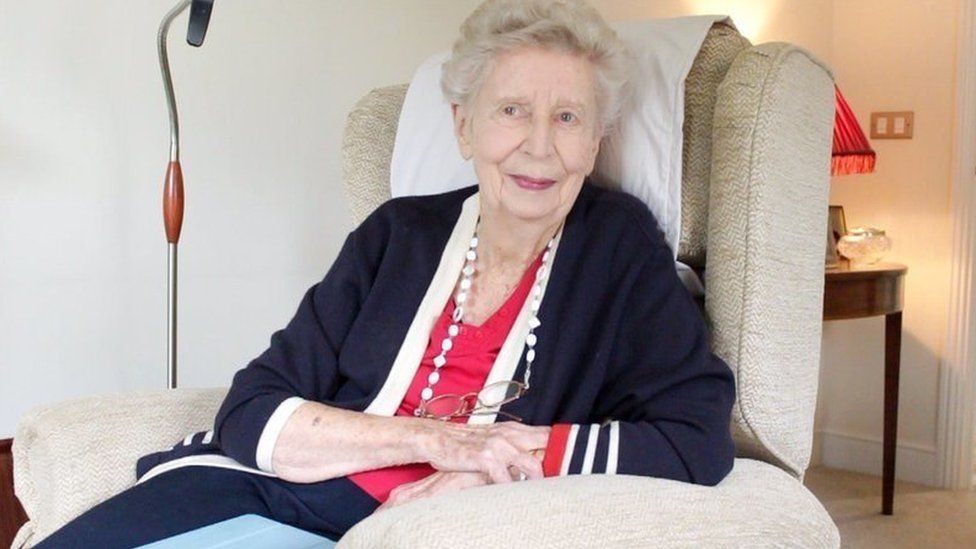 Why Booker shortlist is more taxing for some readers - BBC News