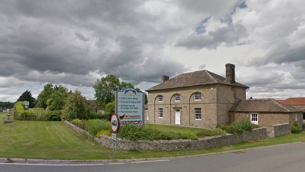 Wetheriggs Animal Sanctuary forced to close over nearby bird flu - BBC News