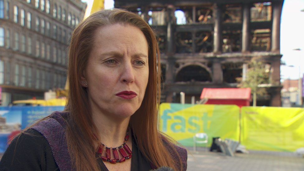 NI Paper Review: Ted Hastings the 'fella' to sort Brexit - BBC News