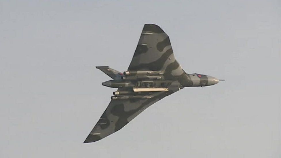 Vulcan bomber 'force for peace', Port Stanley pilot says - BBC News