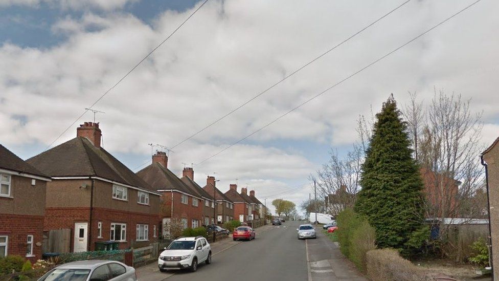 Coventry: Body found in car no longer suspicious, police say - BBC News