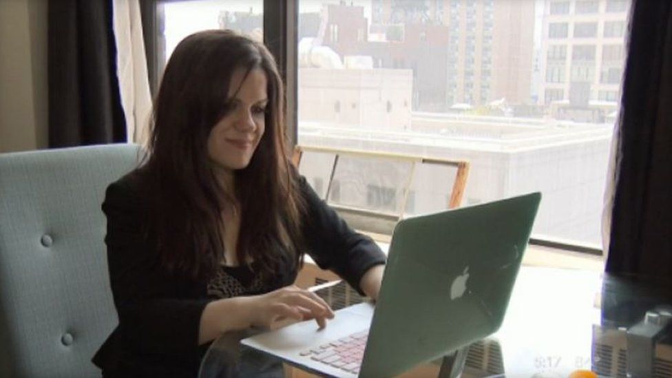 Doctor sues ex-patient for $1m over negative Yelp review - BBC News