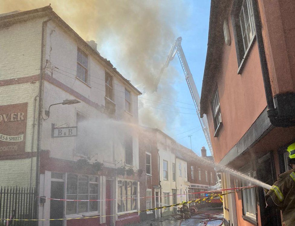 Harwich pub blaze tackled by 60 firefighters - BBC News