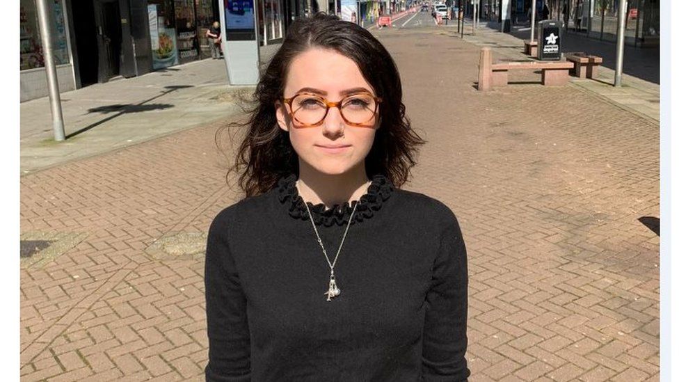 Exeter University class of 2020 graduate at last - BBC News