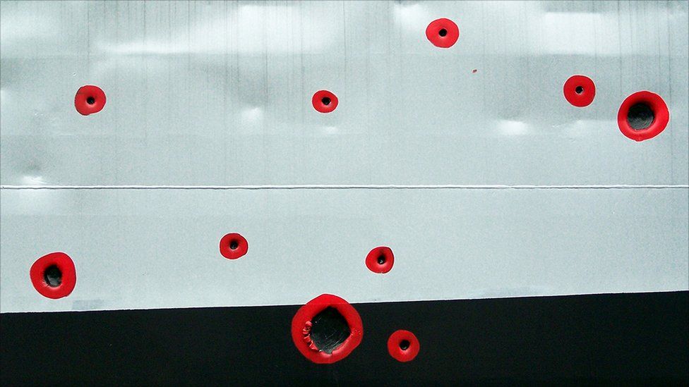 Your pictures: Three colours - BBC News