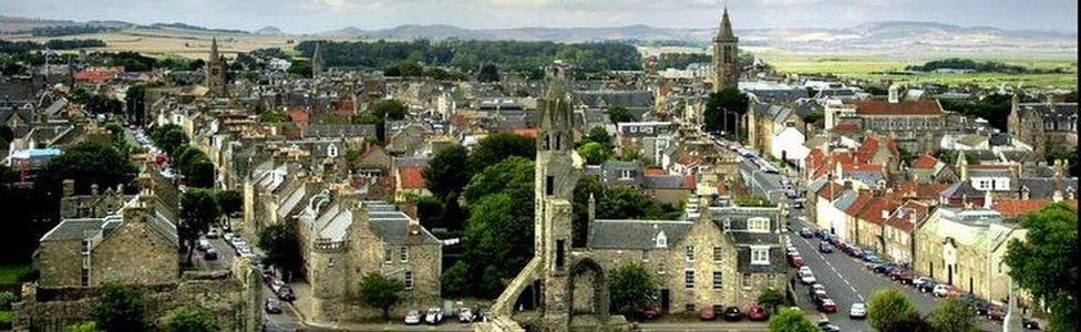 Serbian political activist elected as St Andrews rector - BBC News