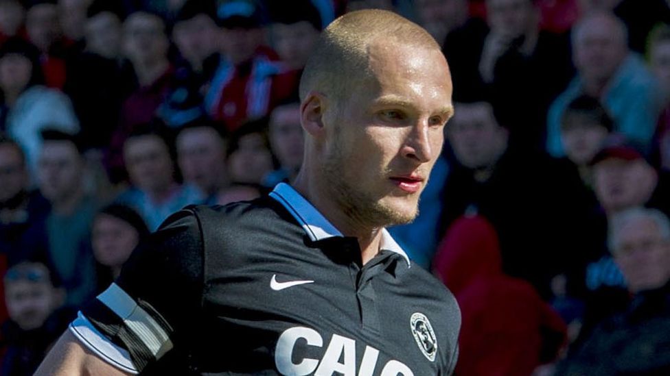 John Eustace: Rangers target arrives in Glasgow for talks - BBC Sport