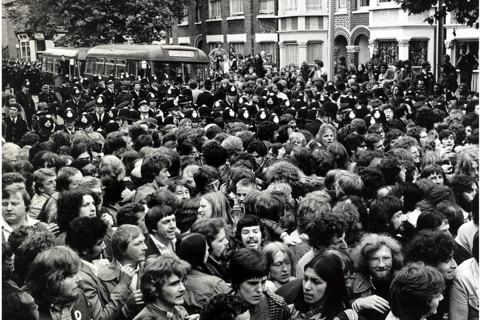 Grunwick dispute: What did the 'strikers in saris' achieve? - BBC News