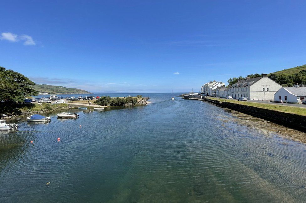 Northern Ireland weather: Warmest day of year so far - BBC News