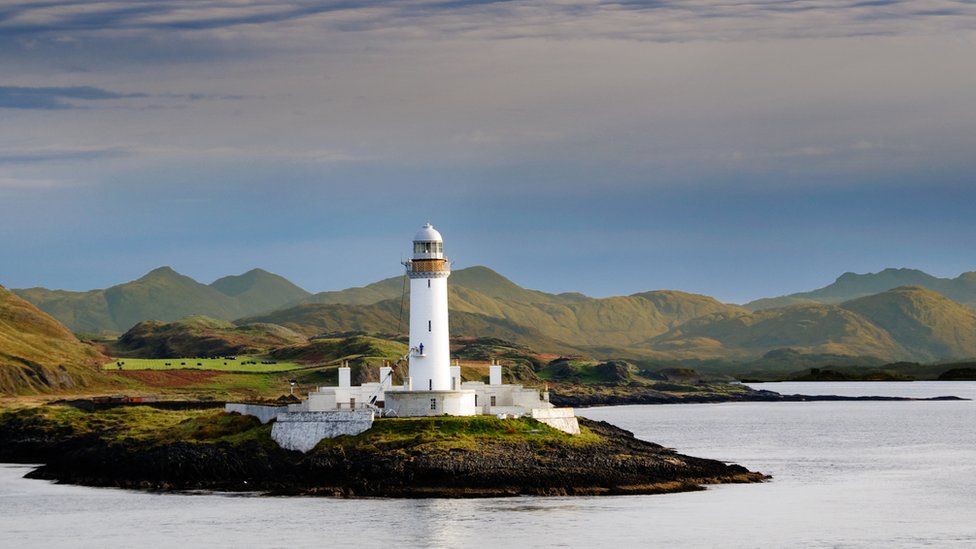 Dùil ri stailc le luchd-obrach thaighean-solais - Naidheachdan a' BhBC